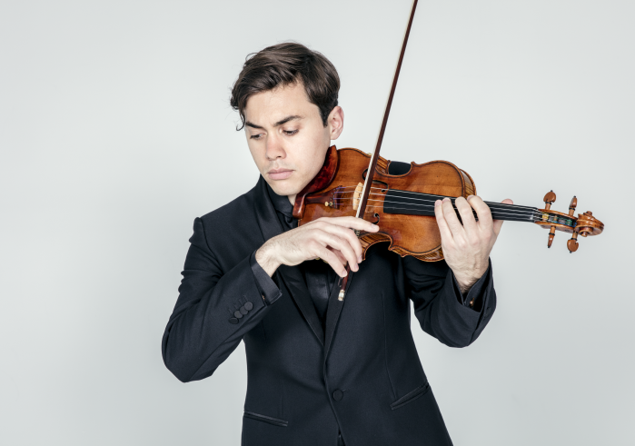 Pacific Symphony plays Gounod & Vivaldi with Benjamin Beilman, Violin | Soka Performing Arts Center